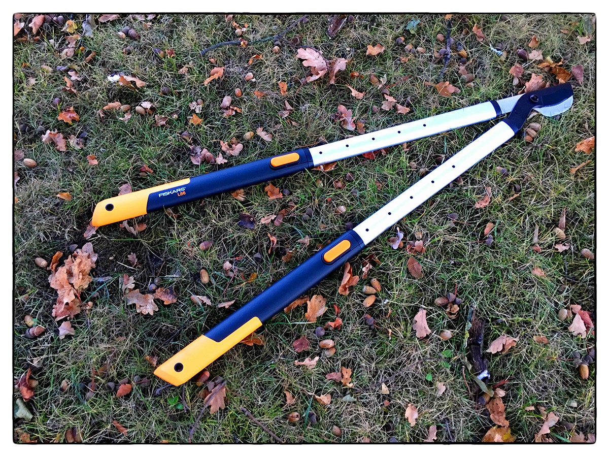 Teleskop Astschere L86 aus der Serie Fiskars SmartFit